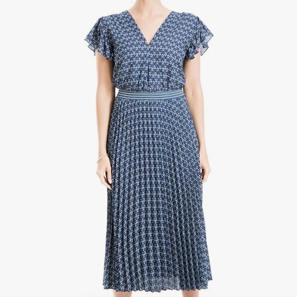 Max Studio | Dresses | New Max Studio Blue Floral Crepe Pleated Short ...